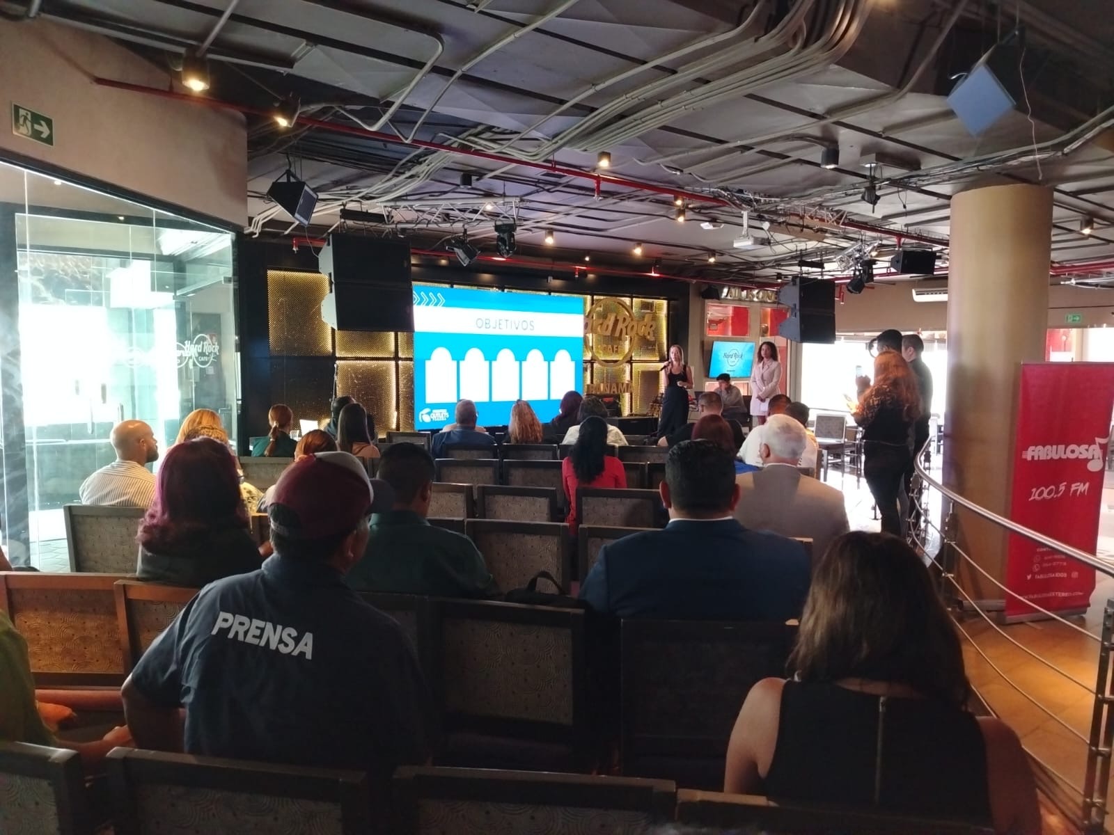 Megápolis Outlets se posesiona como el mall de las rebajas - Lo Bueno ...