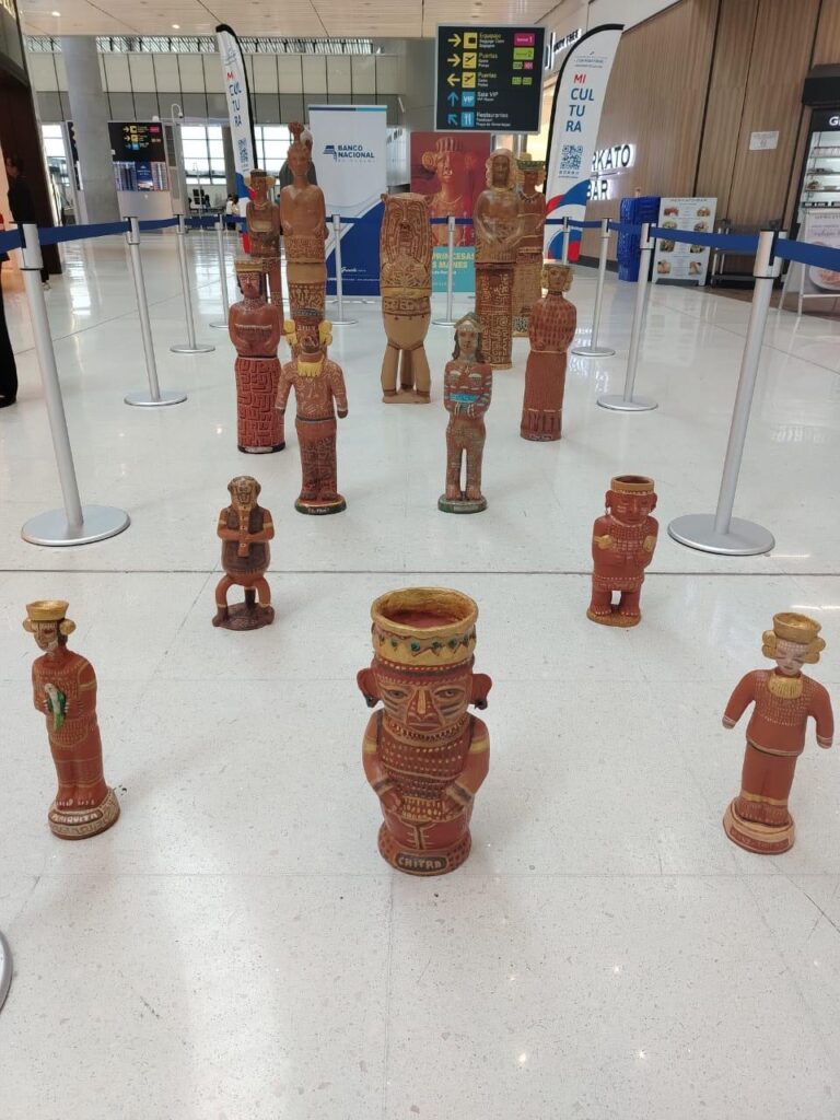 exposición “Las princesas y sus manes, Las Venus de Panamá”. - Lo Bueno ...